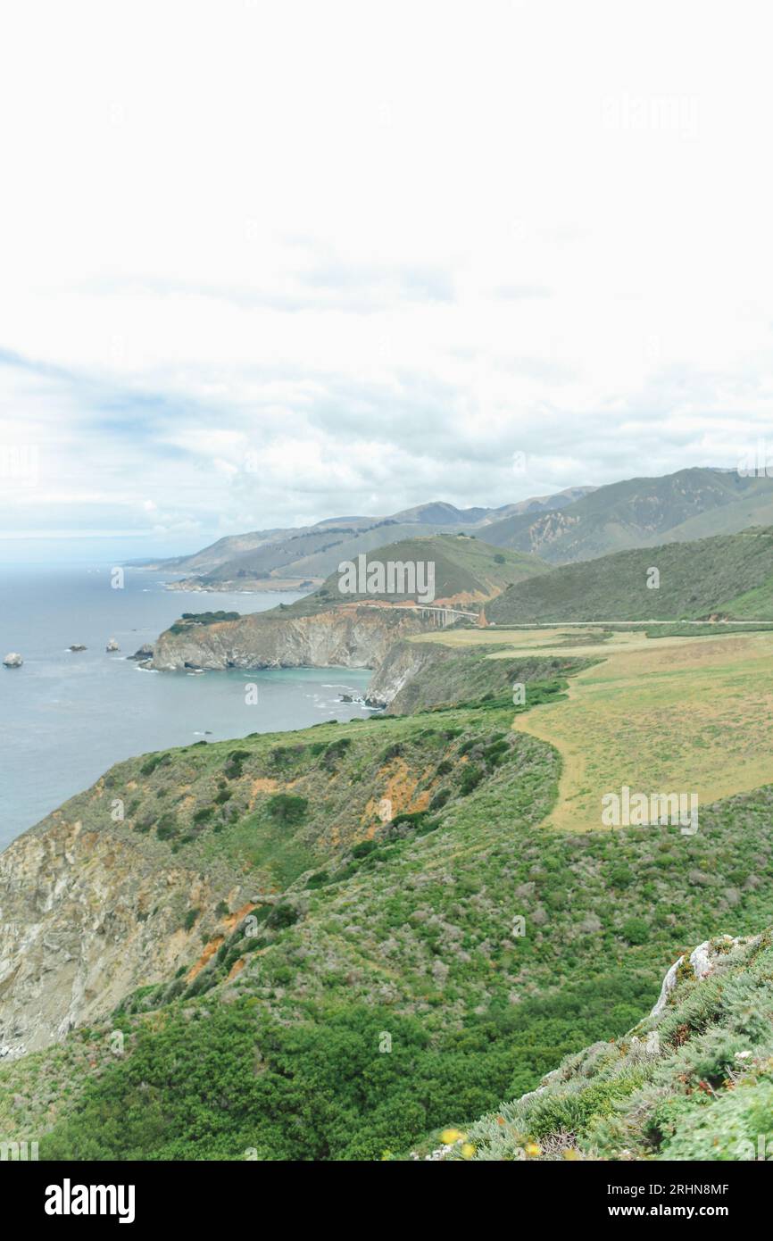 Vertical view of Big Sur coastline Stock Photo - Alamy