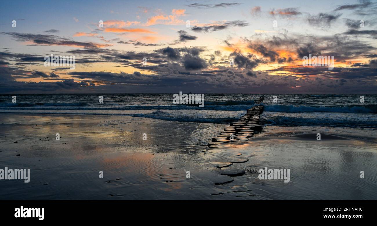 Summer evening by the sea Stock Photo - Alamy
