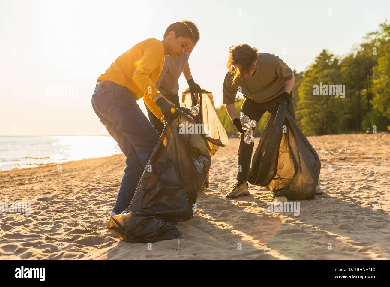 Group people collects trash hi-res stock photography and images - Alamy