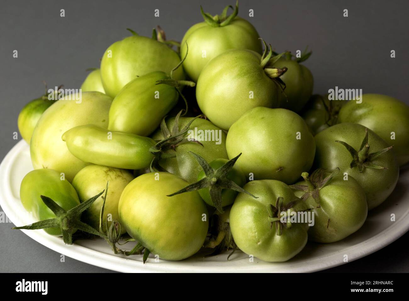 Food green tomatoes hi-res stock photography and images - Alamy