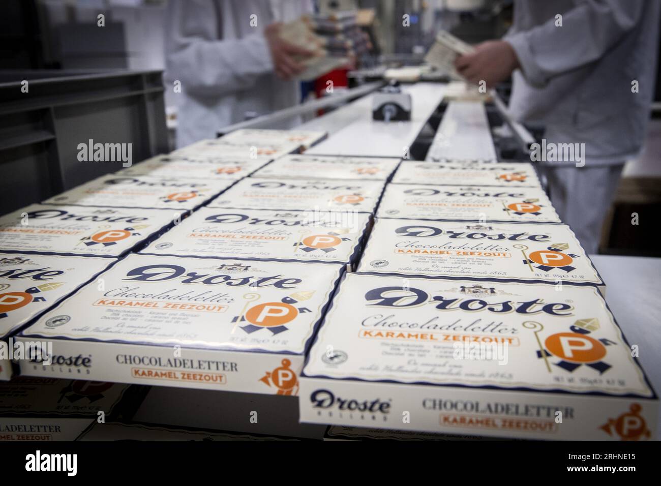 VASES - Chocolate letter line for the production of the Droste ...