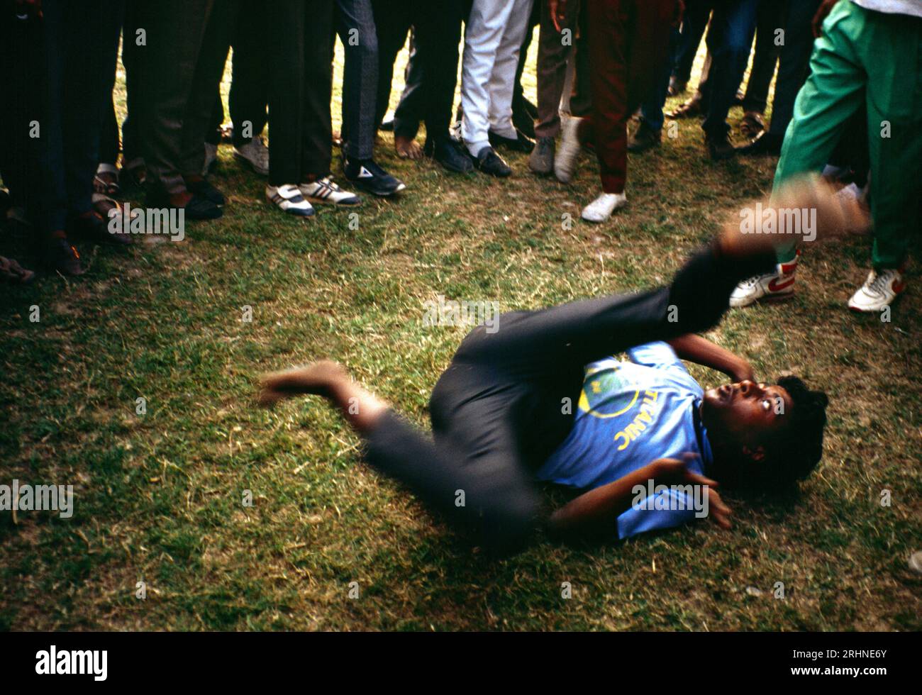 Kolkata (Formerly Calcutta) Man Break Dancing with Crowd watching Stock ...