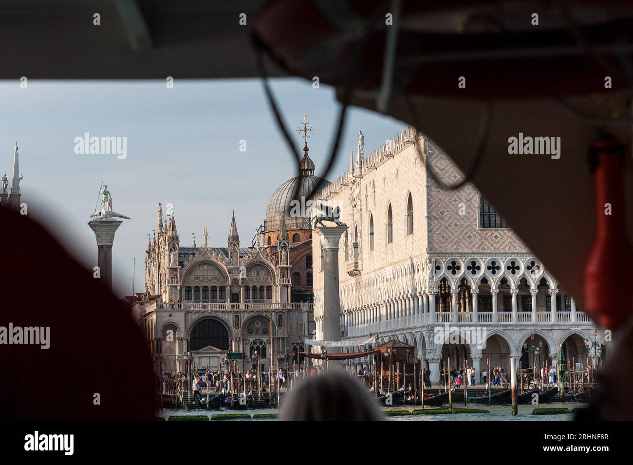 Piazza San Marco, Overtourism at Venezia Venice Stock Photo - Alamy