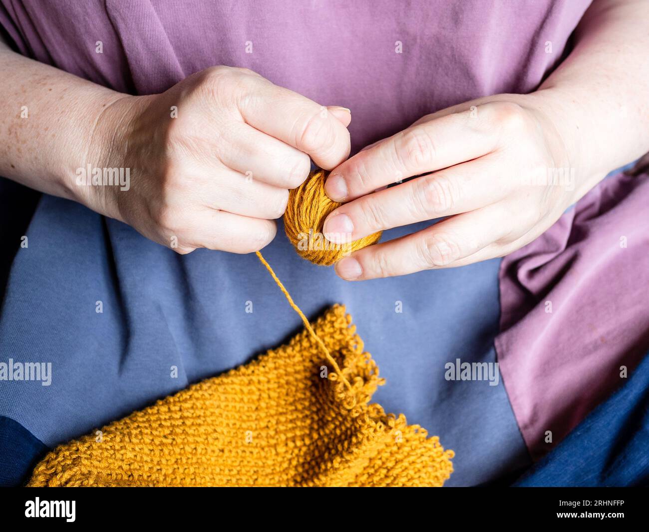 Unravel yarn hi-res stock photography and images - Alamy