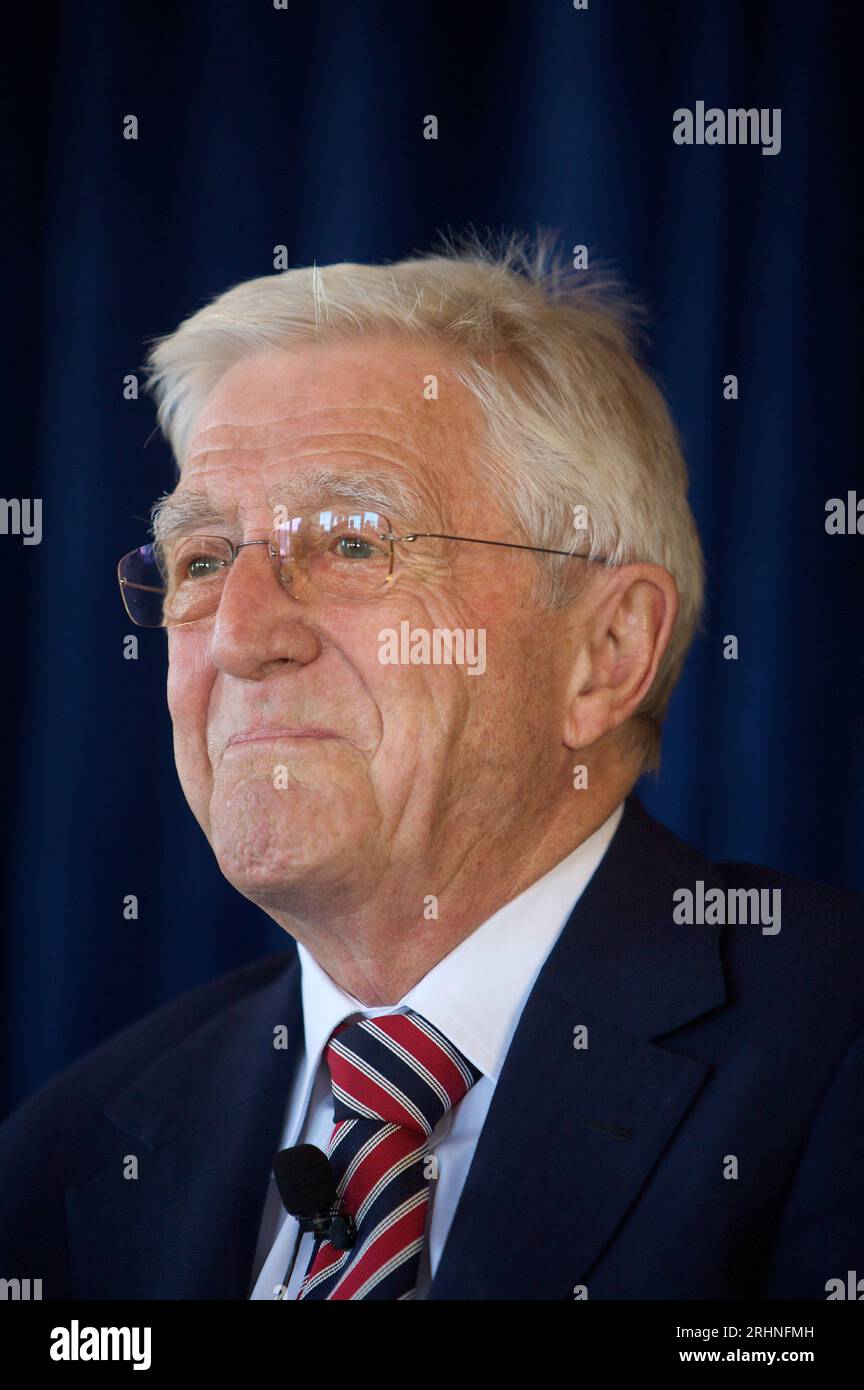 Sydney, Australia, 7th Oct 2009. Sir Michael Parkinson Media Conference ...