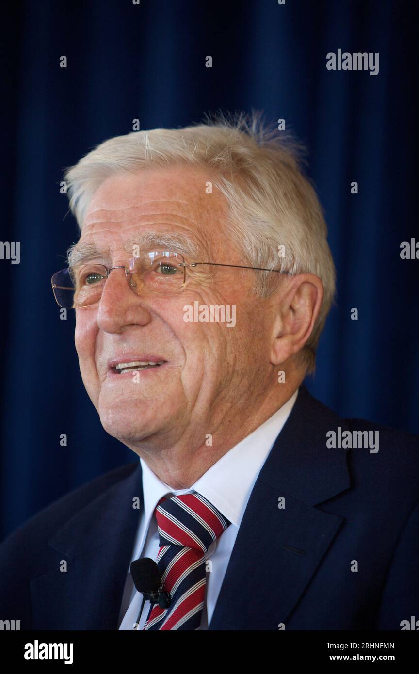 Sydney, Australia, 7th Oct 2009. Sir Michael Parkinson Media Conference ... Sydney, Australia, 7th Oct 2009. Sir Michael Parkinson Media Conference ...