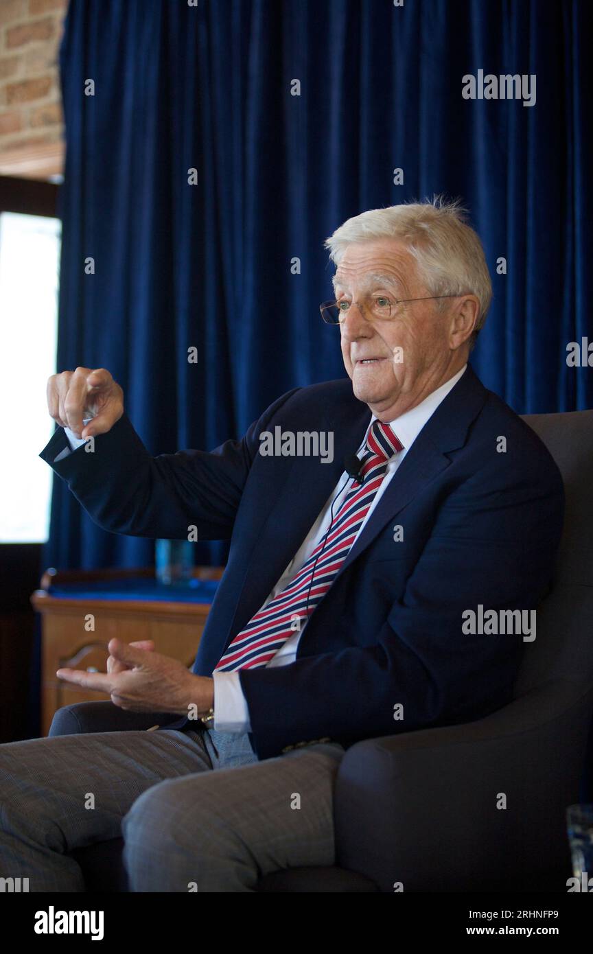 Sydney, Australia, 7th Oct 2009. Sir Michael Parkinson Media Conference ...
