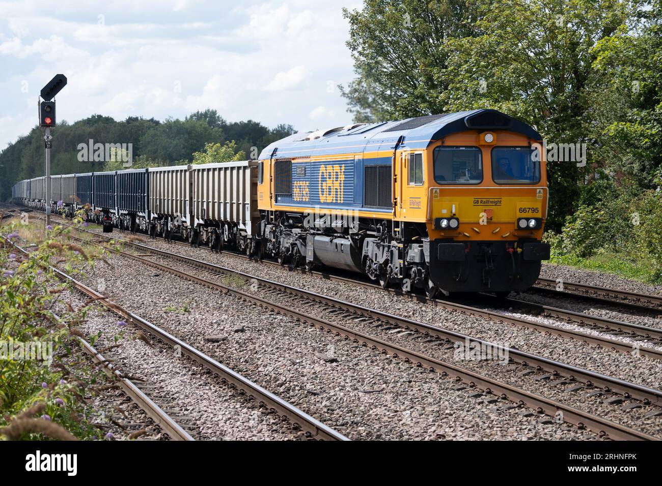 GBRf class 66 diesel locomotive No. 66795 pulling ballast wagons at ...