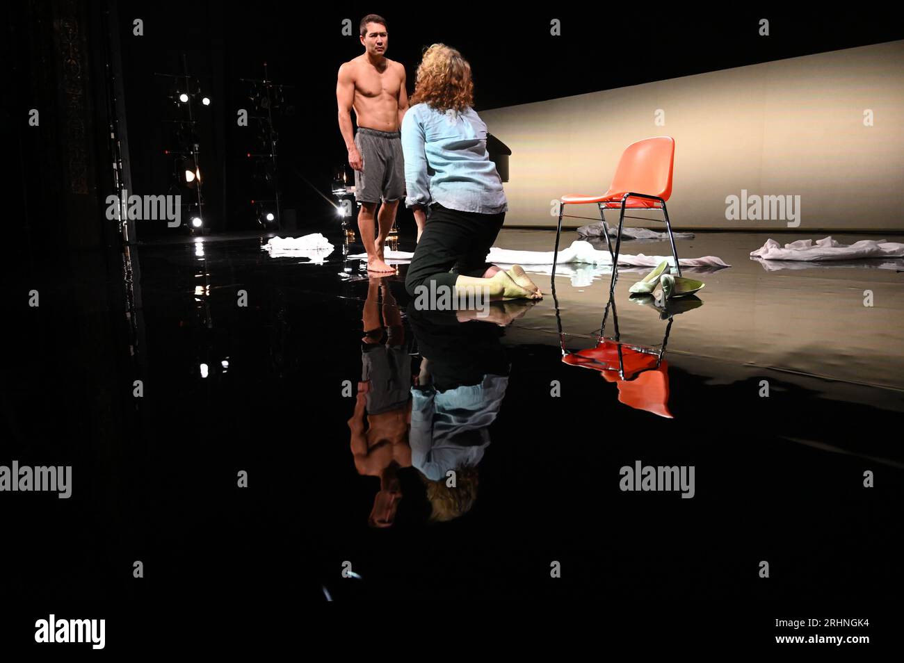 Jonathan goddard theseus hi-res stock photography and images - Alamy