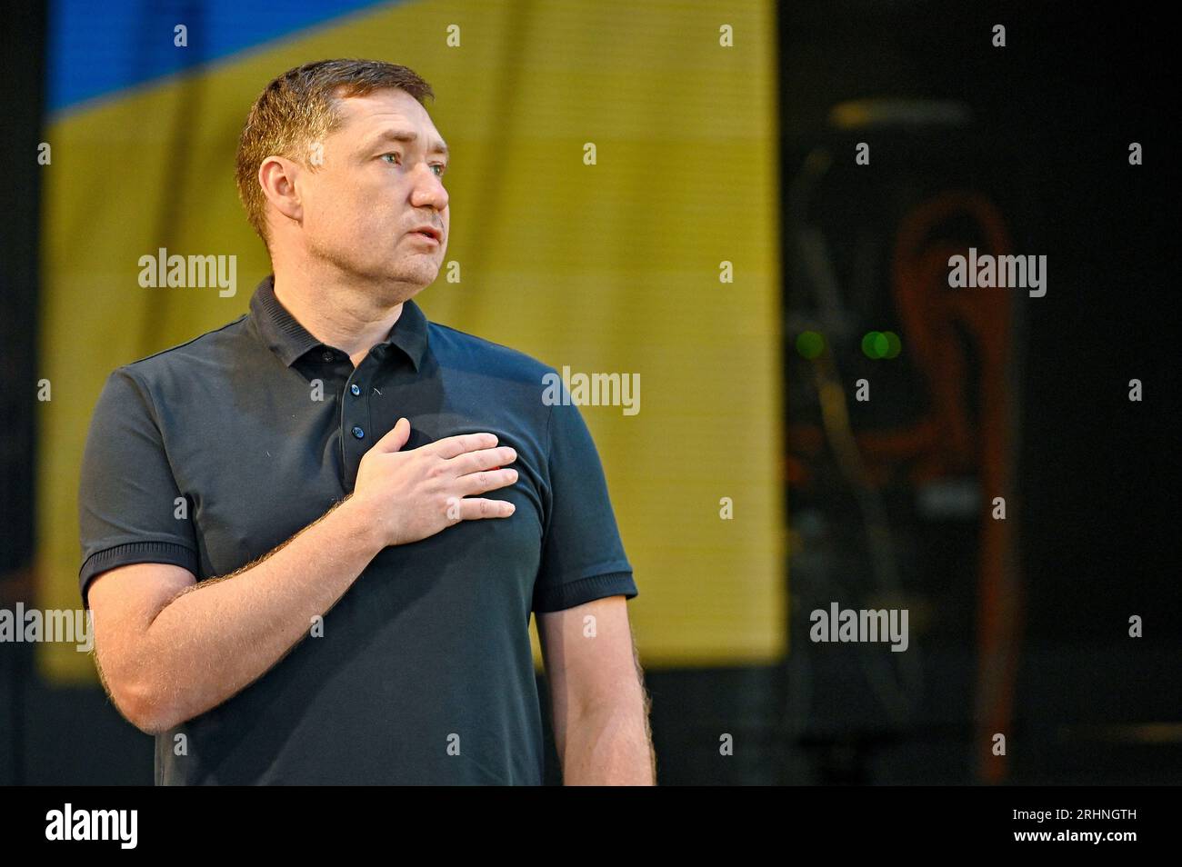 Hand over heart anthem hi-res stock photography and images - Alamy