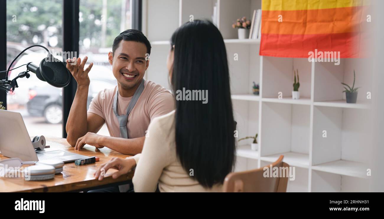 Radio host interviewing a guest hi-res stock photography and images - Alamy