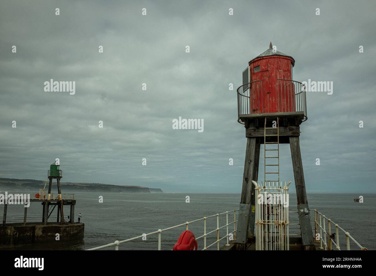 Whitby jet cliff hi-res stock photography and images - Alamy