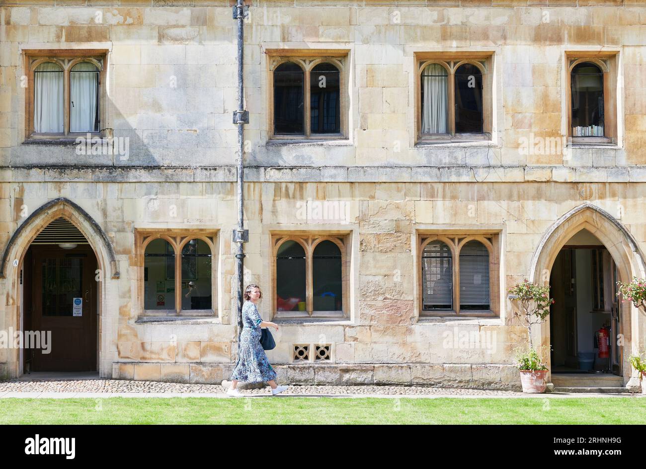 The Old Court at Pembroke College, founded in the 14th century ...
