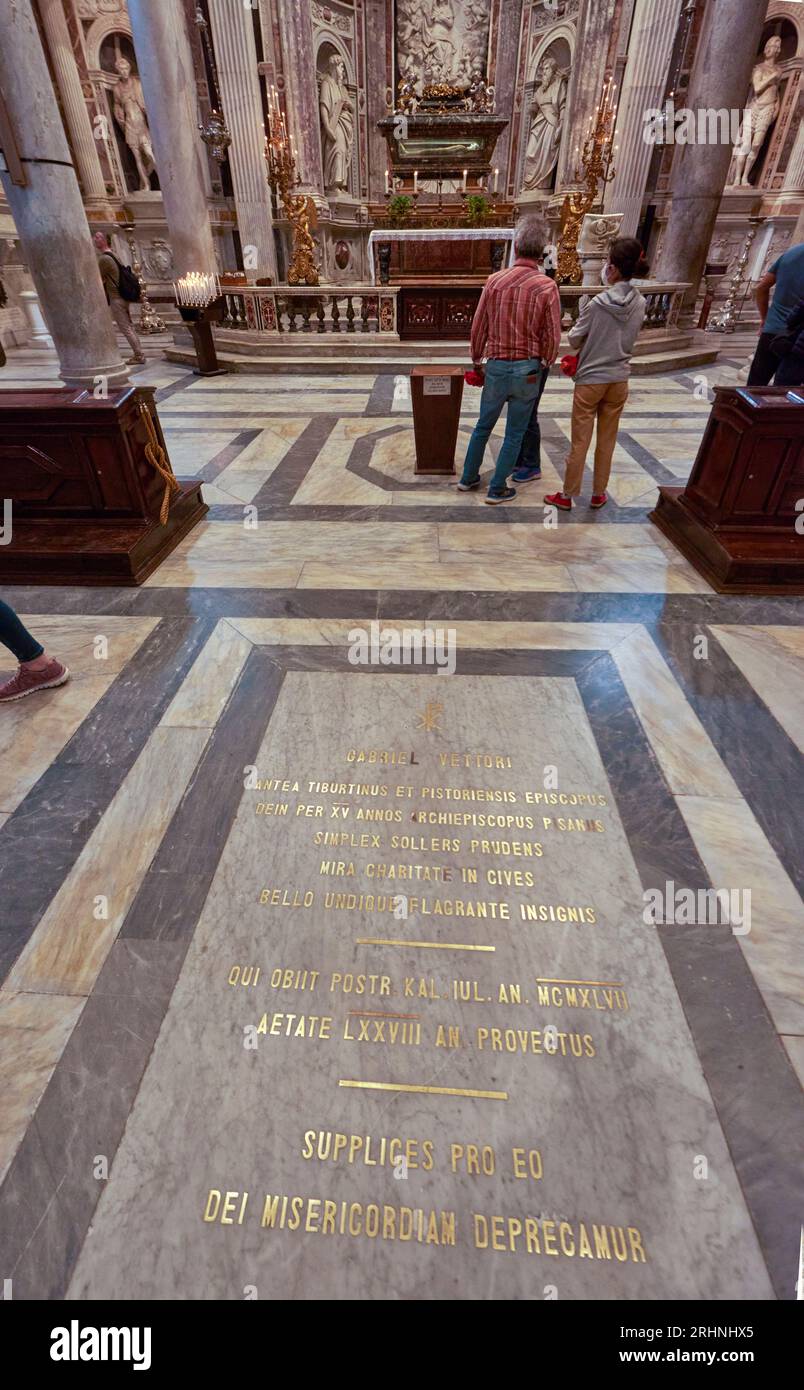Impressive interior of the Duomo in Pisa, Italy Stock Photo - Alamy