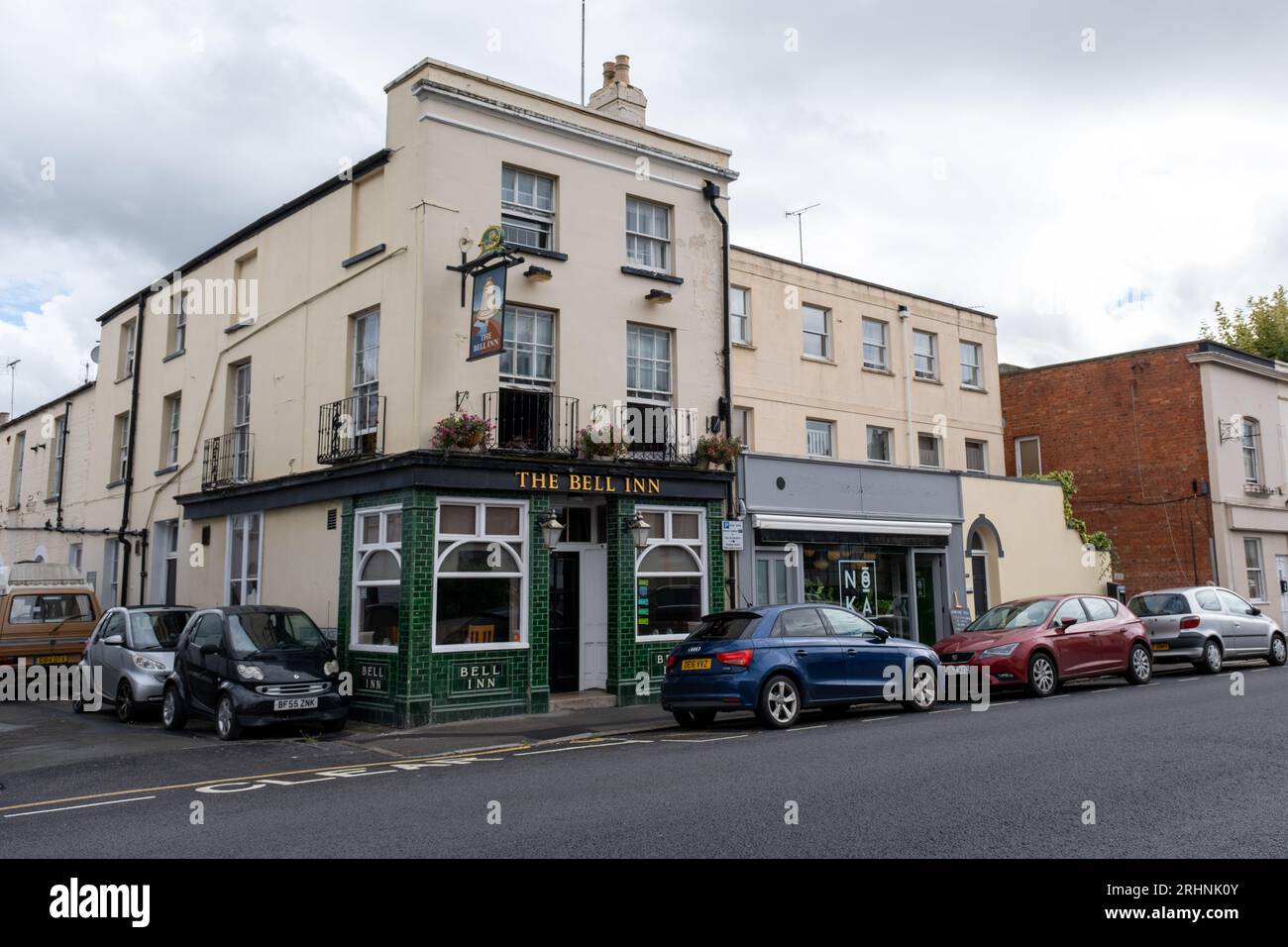 Blue bell inn public house hi-res stock photography and images - Alamy