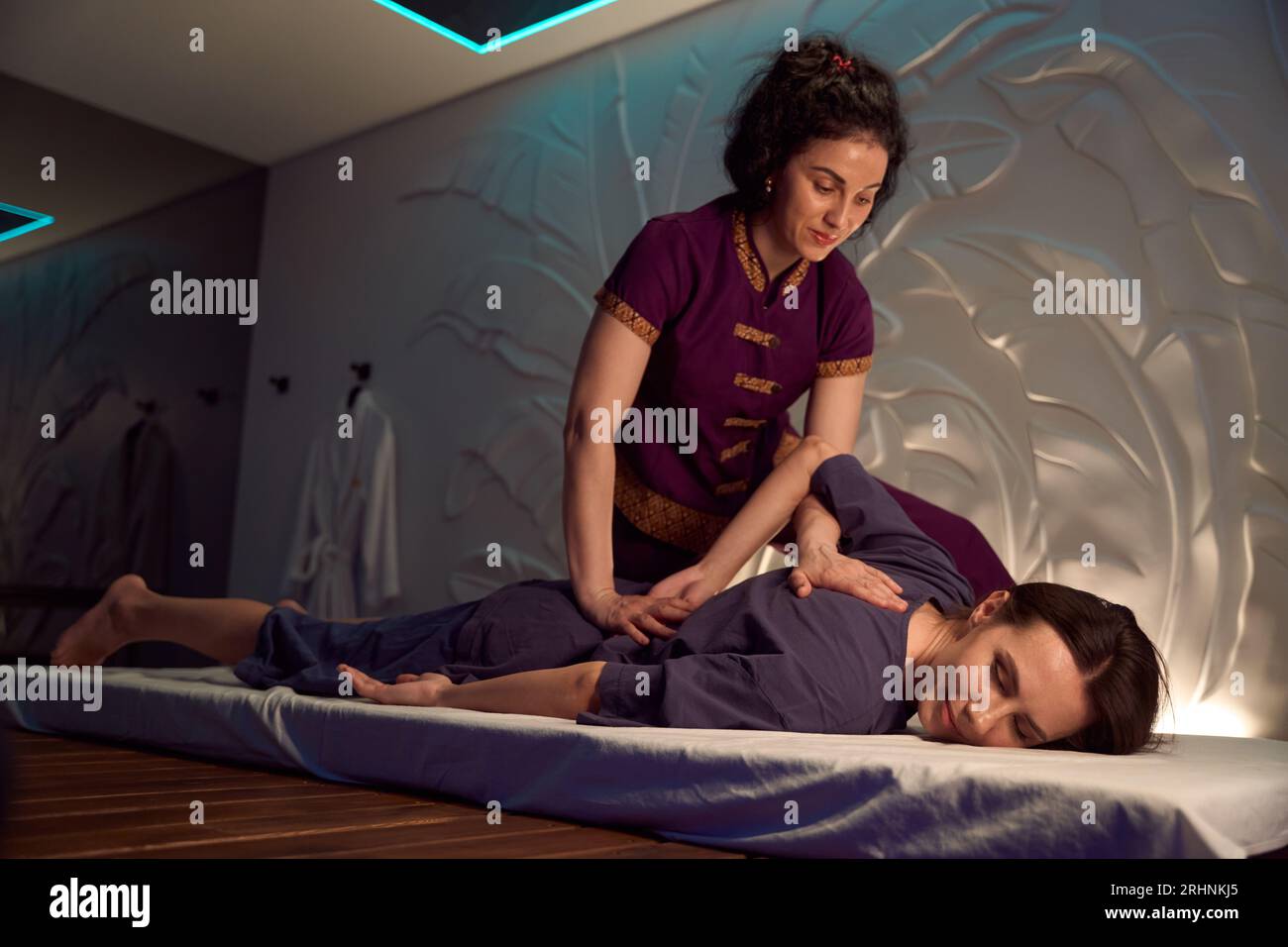 Elongation hi-res stock photography and images - Alamy