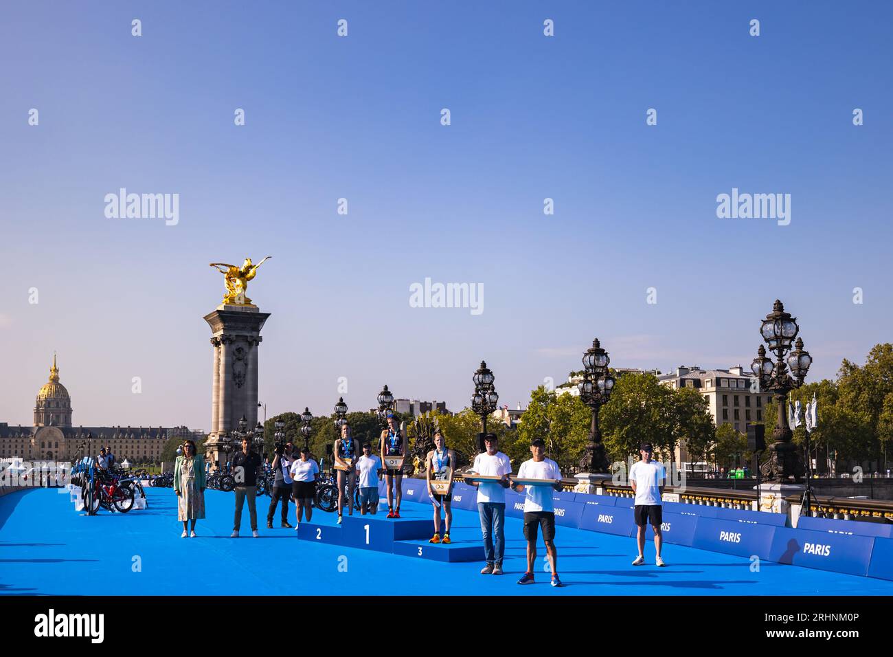 Paris, France. 17th Aug, 2023. 01 Beth Potter (GBR) 02 Cassandre ...