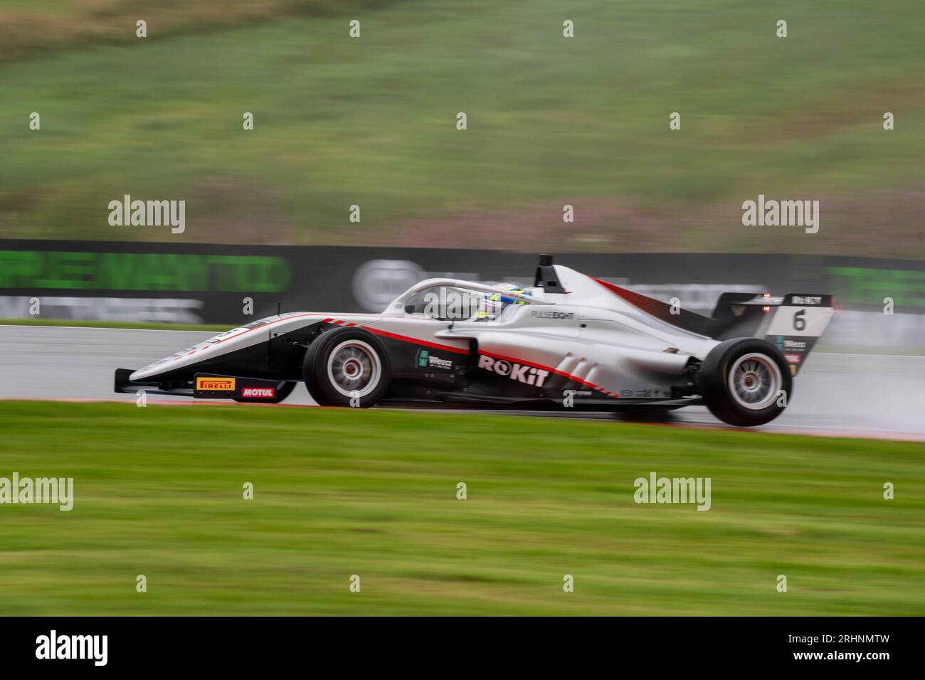 British F4 Kanato LE (#6) Hitech Pulse-Eight at Knockhill Racing ...
