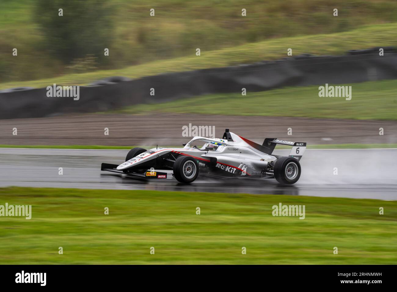 British F4 Kanato LE (#6) Hitech Pulse-Eight at Knockhill Racing ...