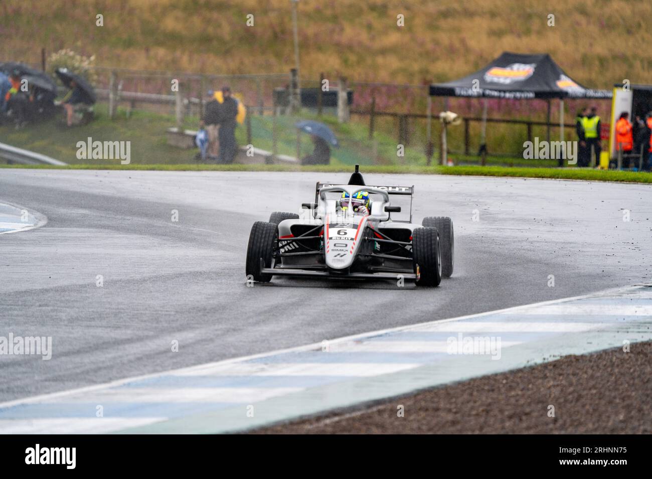 British F4 Kanato LE (#6) Hitech Pulse-Eight at Knockhill Racing ...