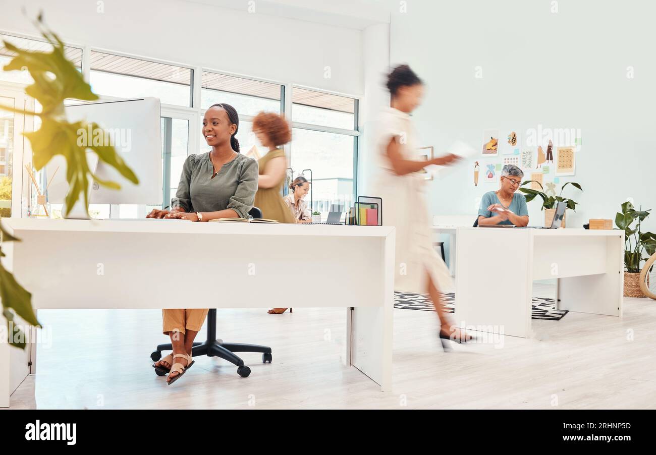 Fast fashion worker hi-res stock photography and images - Alamy