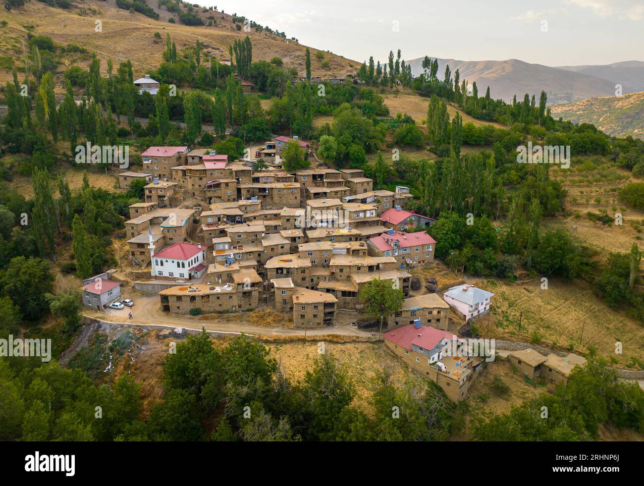Historical Hizan Houses and natural scenery, Bitlis Stock Photo - Alamy