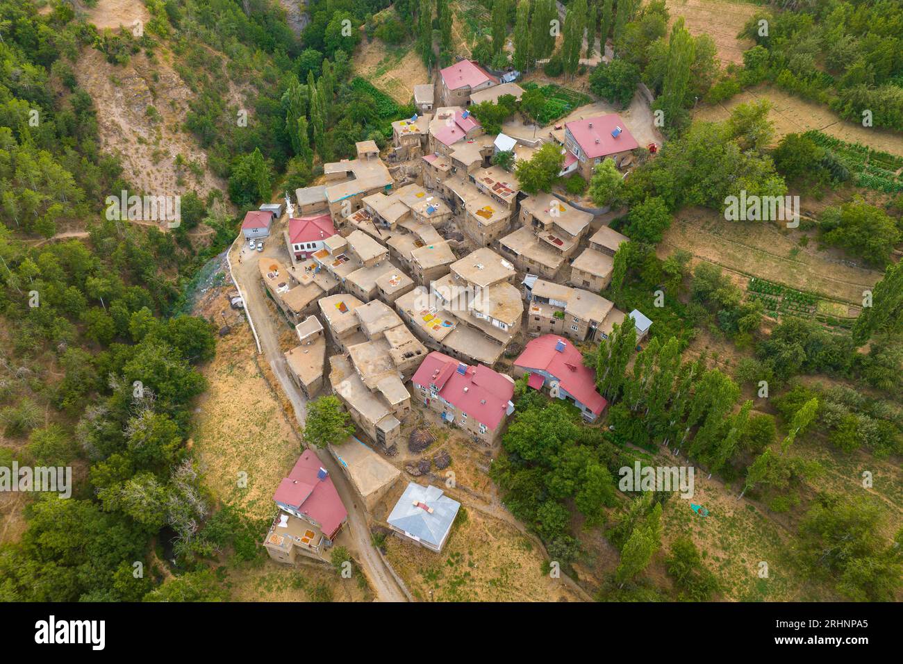 Historical Hizan Houses and natural scenery, Bitlis Stock Photo - Alamy