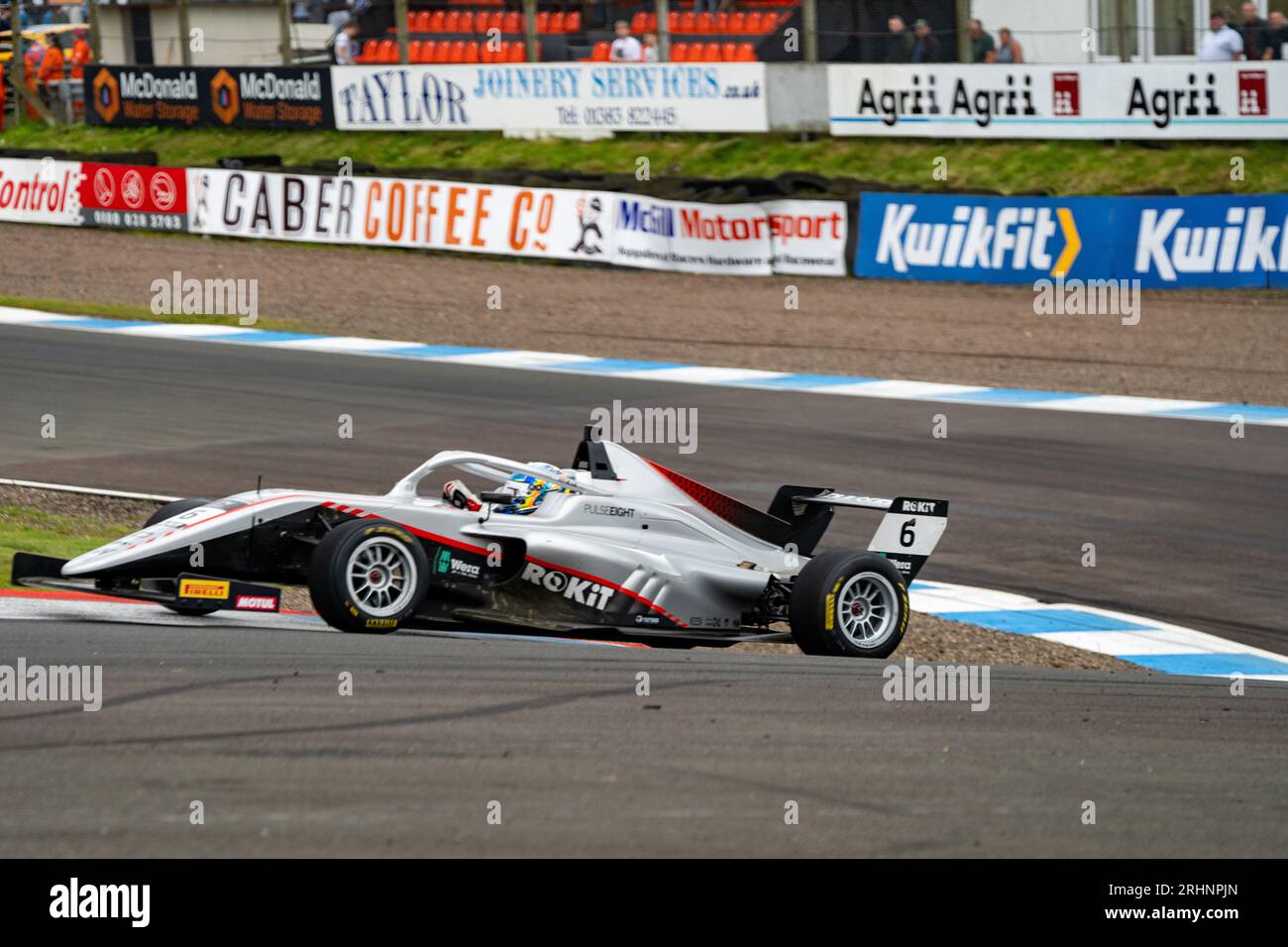 Formula 4 Knockhill Sunday Kanato LE Hitech Pulse-Eight Stock Photo - Alamy