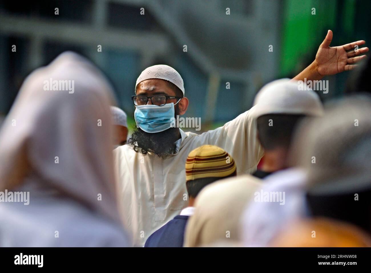 Thousands of devotees have thronged the bank of Turag in Tongi of ...