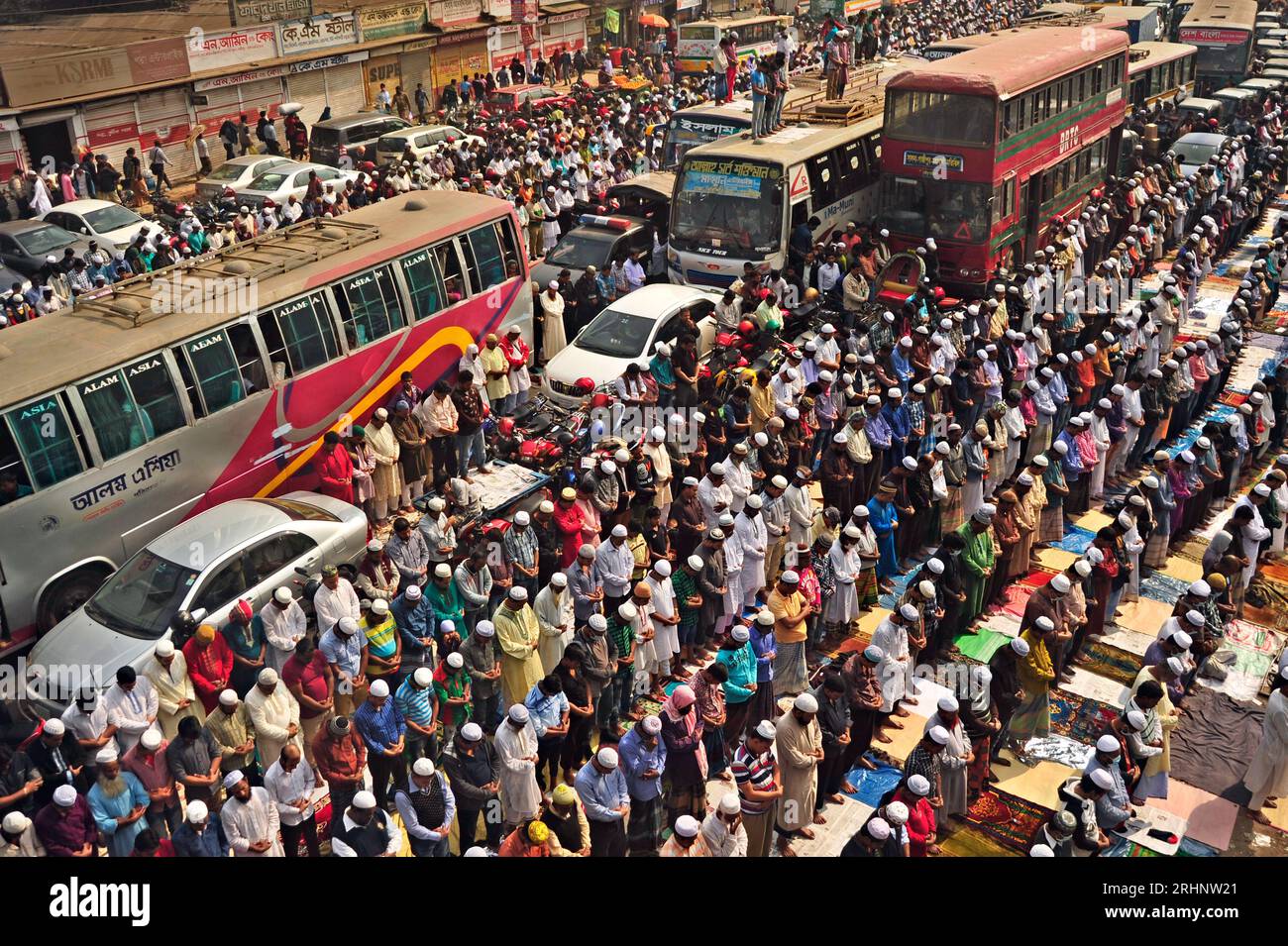 Thousands of devotees have thronged the bank of Turag in Tongi of ...