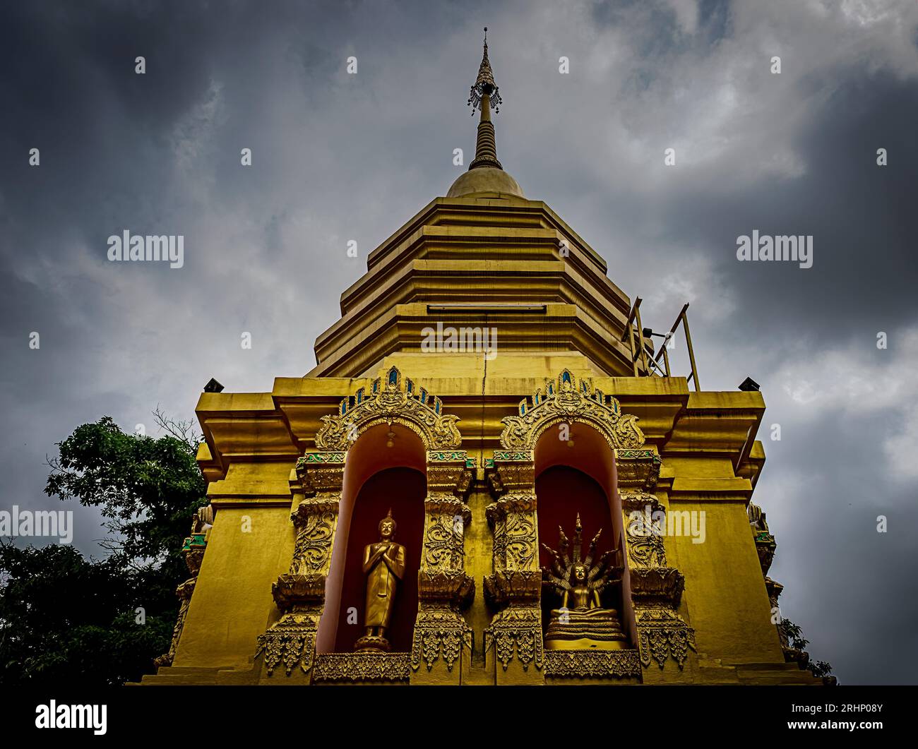 Chiang Rai and its temples Stock Photo - Alamy
