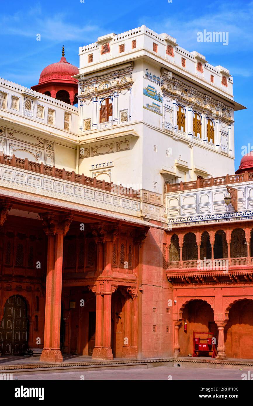 India, state of Rajasthan, Bikaner, Fort Junagarh built in red ...