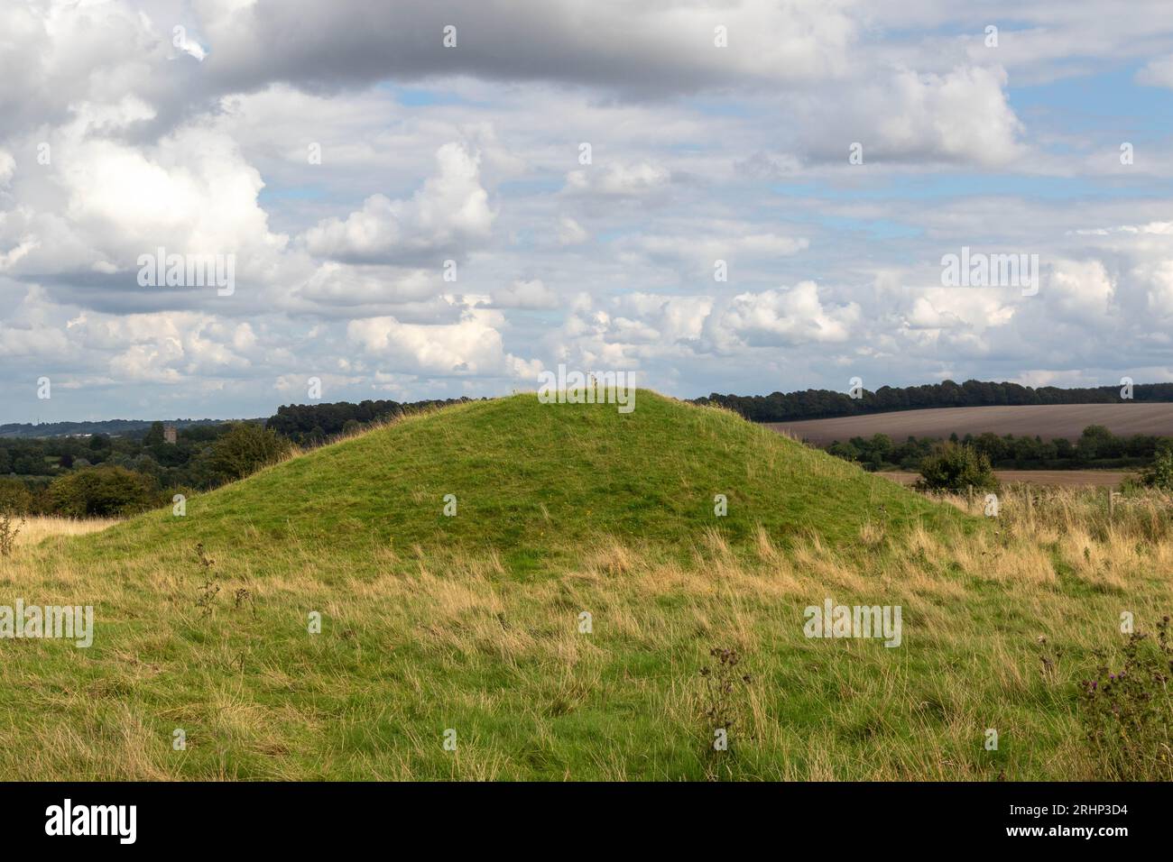 Neolithic burial mounds or Barrows in the Wiltshire Countryside Stock ...