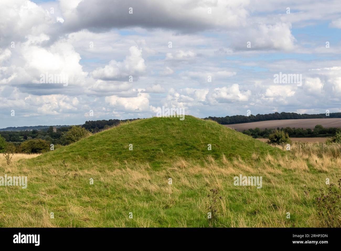 Neolithic burial mounds or Barrows in the Wiltshire Countryside Stock ...
