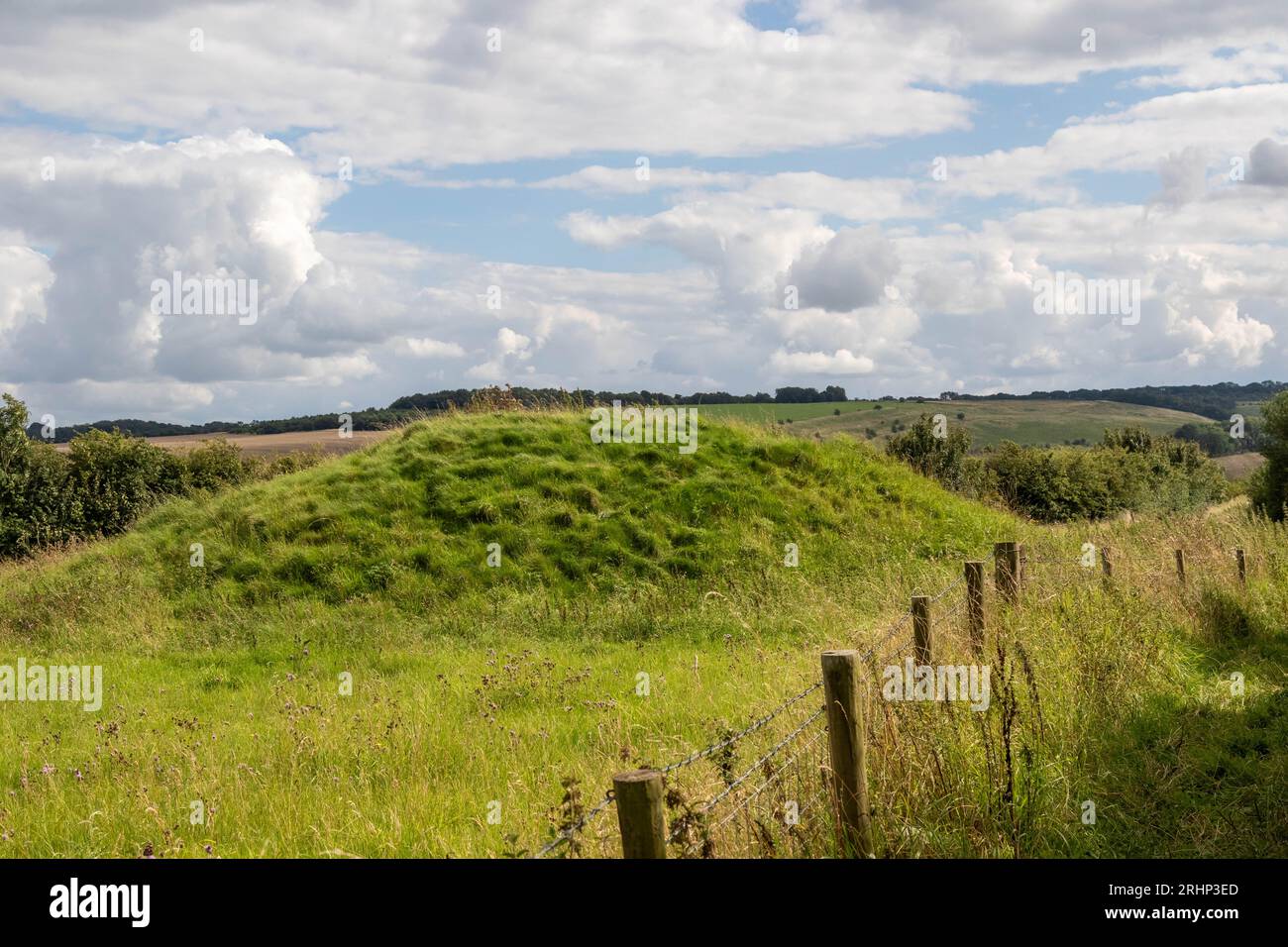 Neolithic burial mounds or Barrows in the Wiltshire Countryside Stock ...