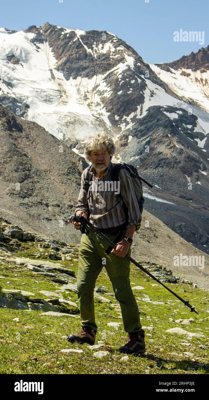 Reinhold messner climbing hi-res stock photography and images - Alamy