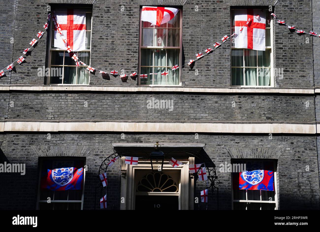 Lionesses downing street hi-res stock photography and images - Alamy