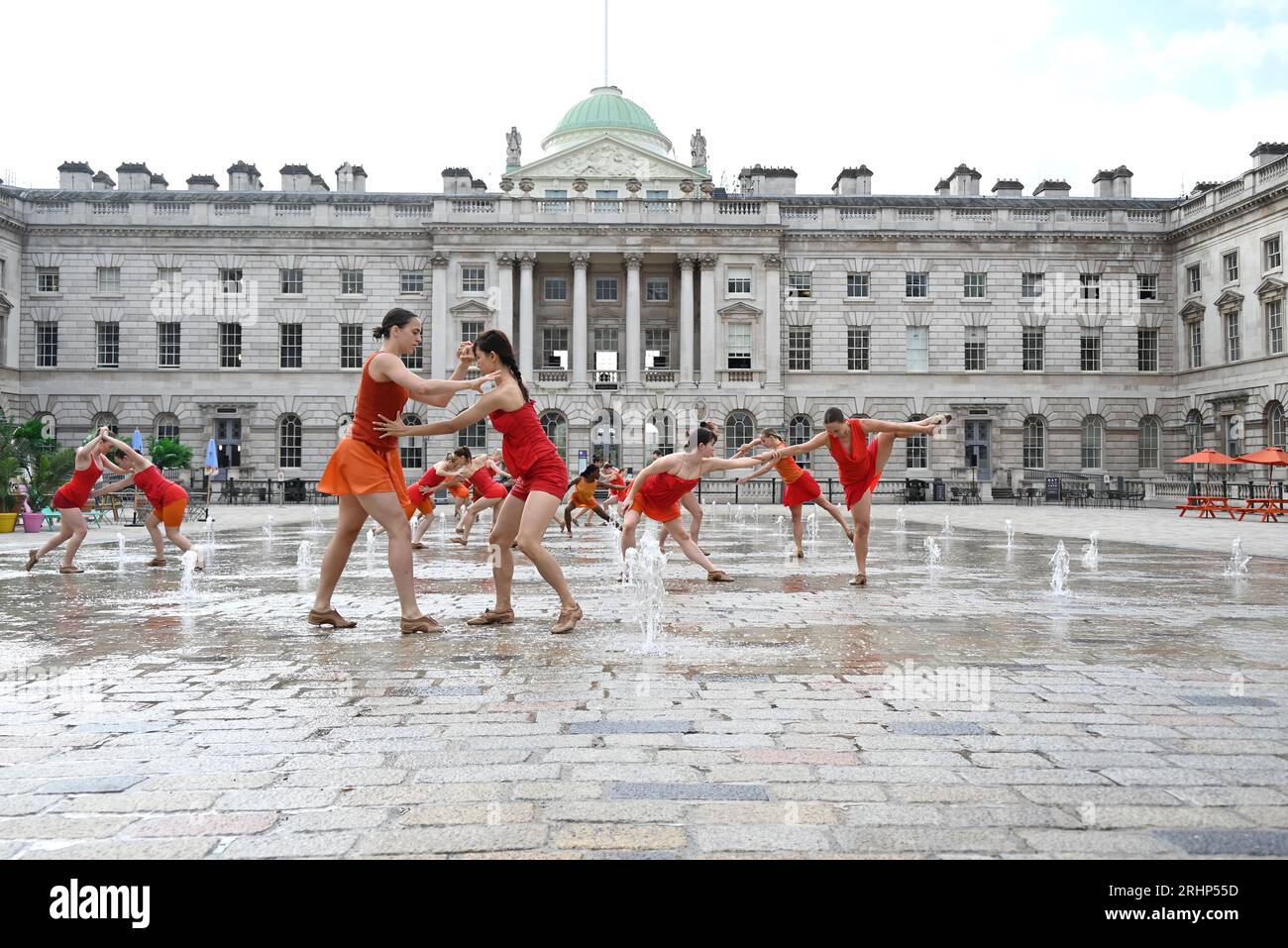 Iconic dancing fountains hi-res stock photography and images - Alamy