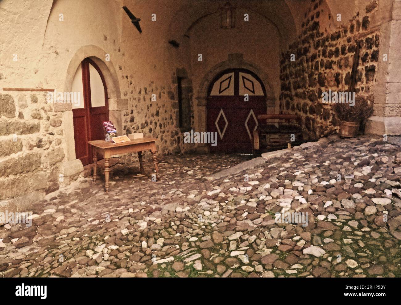 Non castle rooms hi-res stock photography and images - Alamy