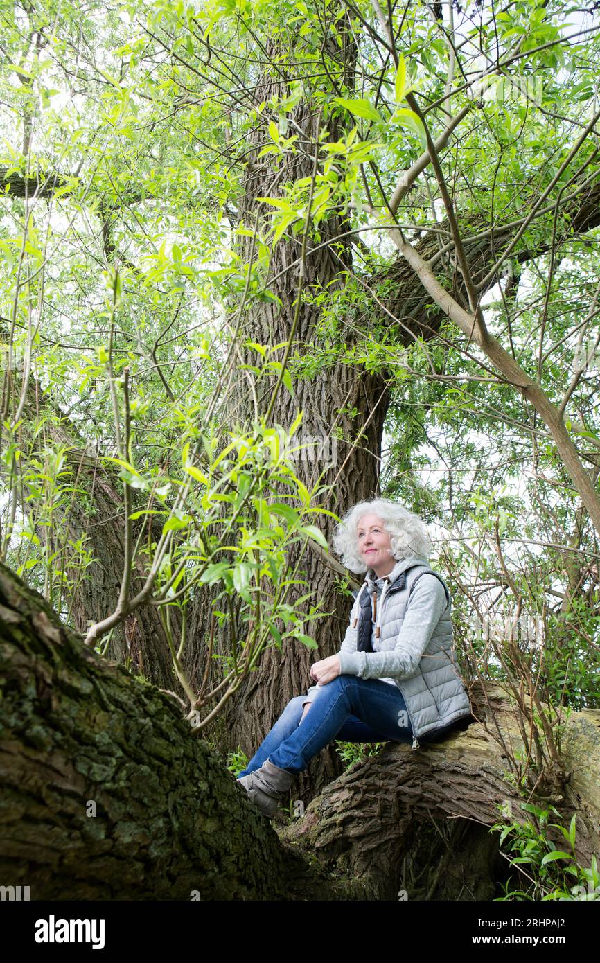 Woman close trunk white hi-res stock photography and images - Alamy