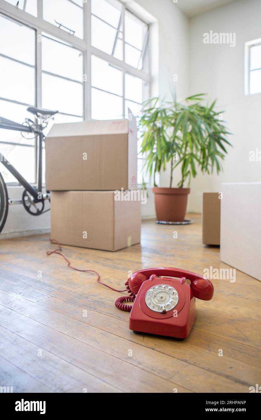 Red phone box interior hi-res stock photography and images - Alamy