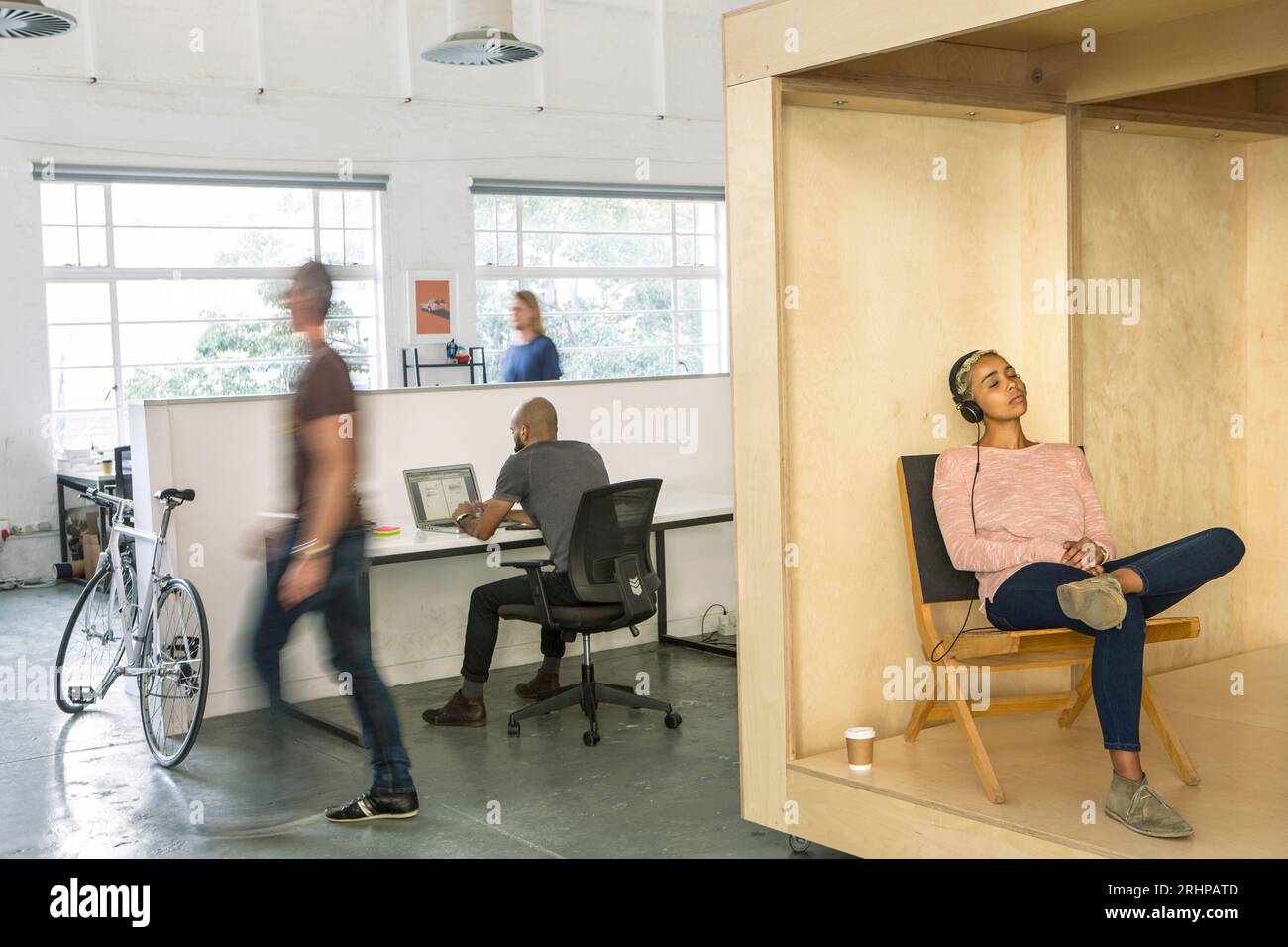 Open plan office Stock Photo - Alamy