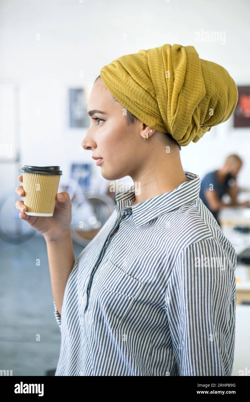 Upper body profile young woman hi-res stock photography and images - Alamy