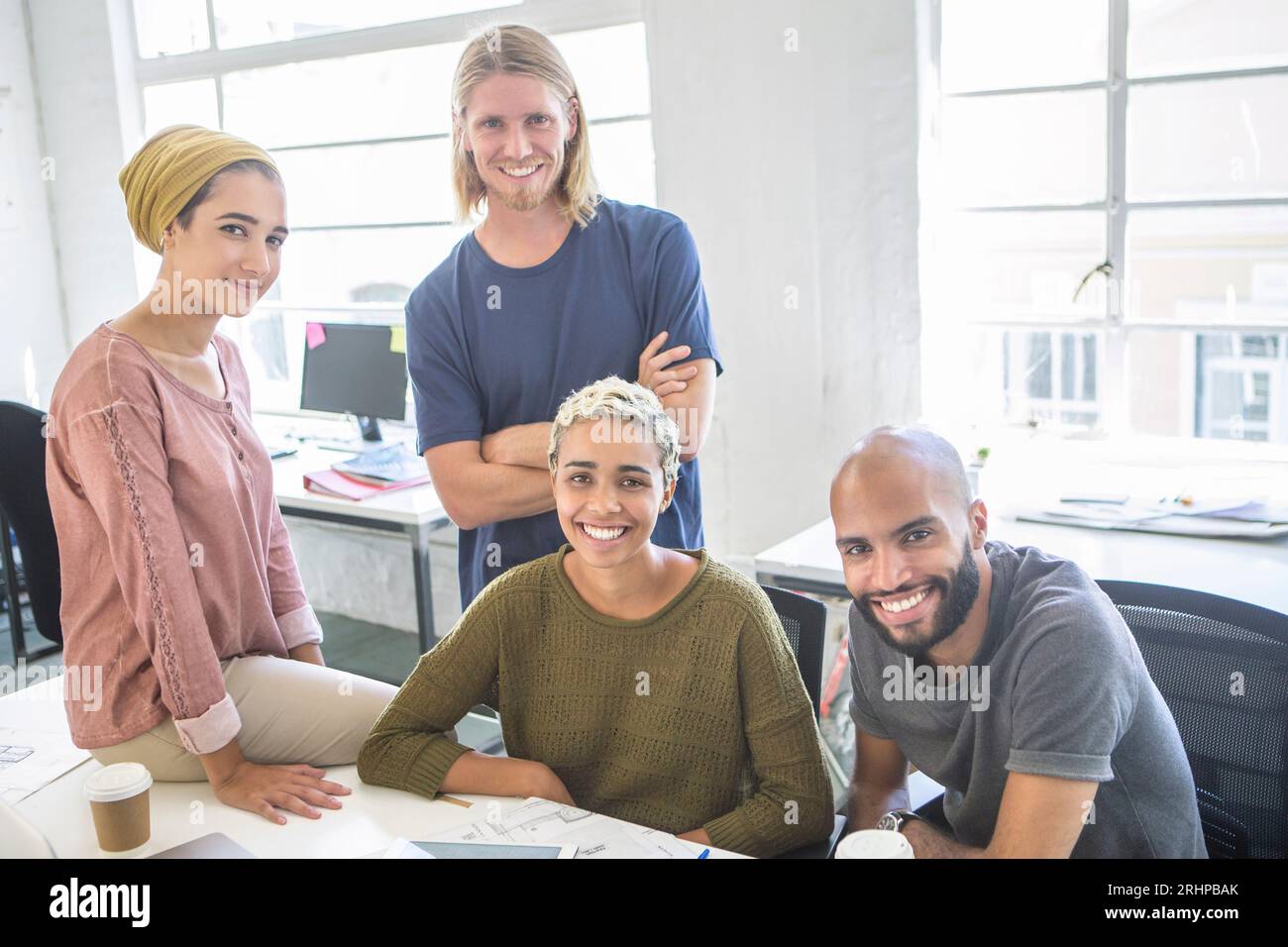 Startup synergy hi-res stock photography and images - Alamy