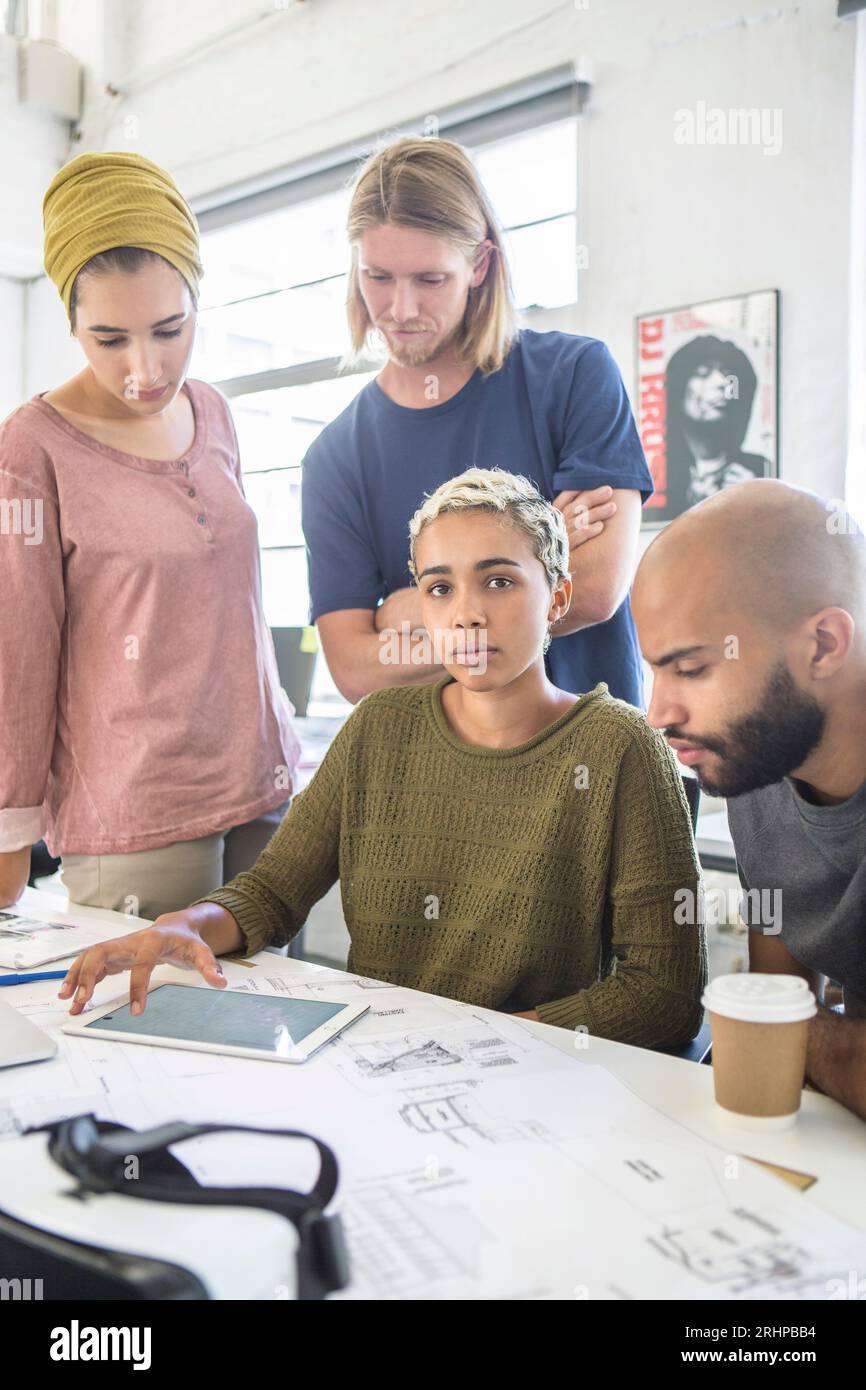 Startup synergy hi-res stock photography and images - Alamy