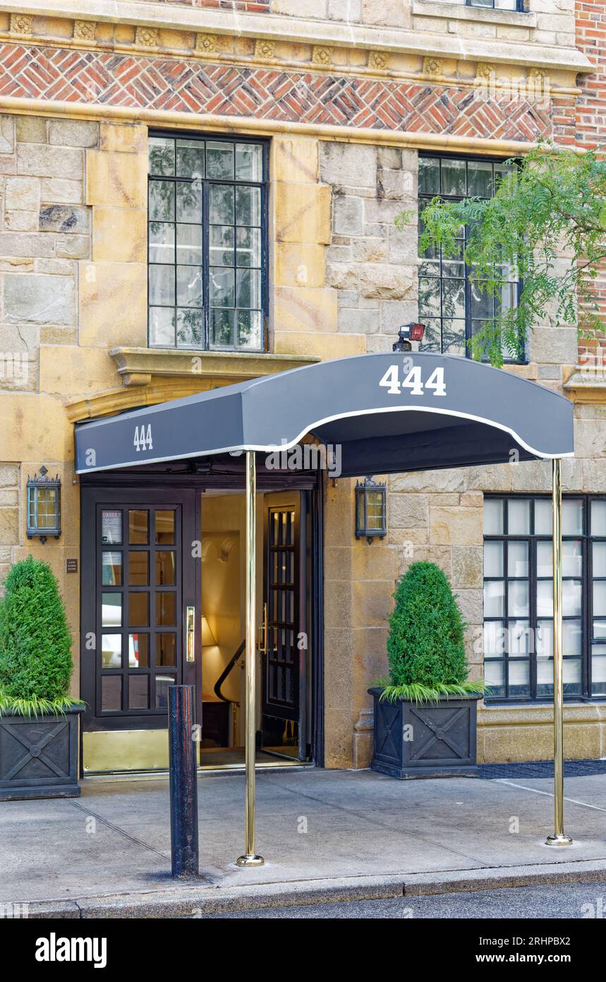 444 east 52nd street hi-res stock photography and images - Alamy