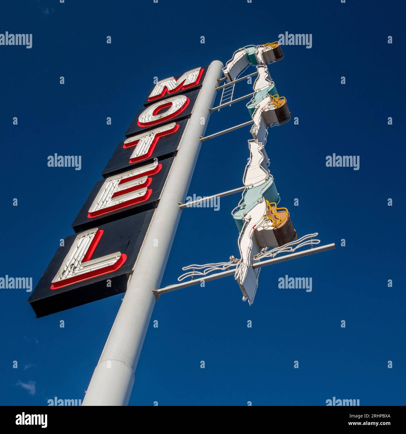 Nostalgic motel sign hi-res stock photography and images - Alamy