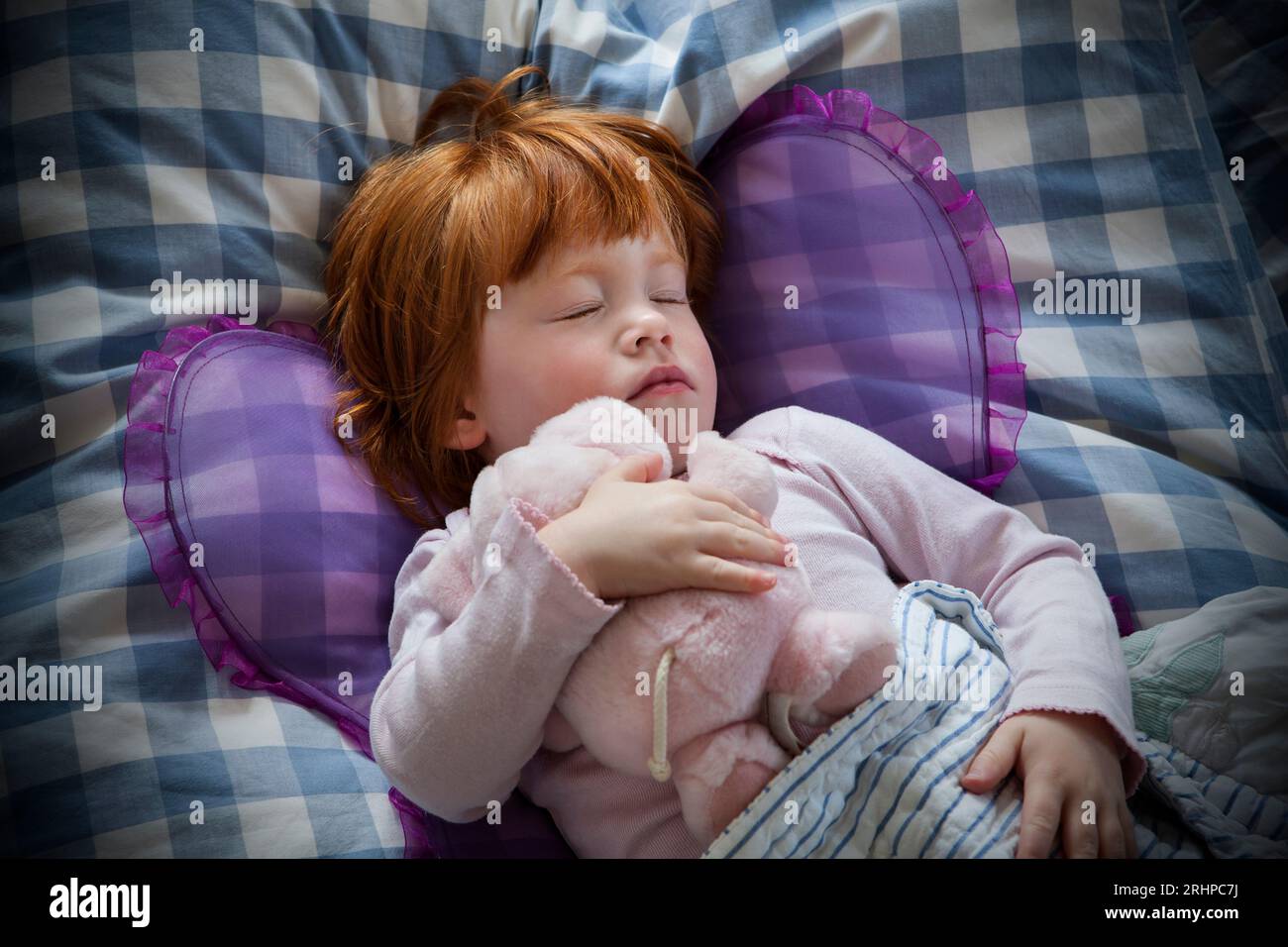 Goes to sleep hi-res stock photography and images - Alamy