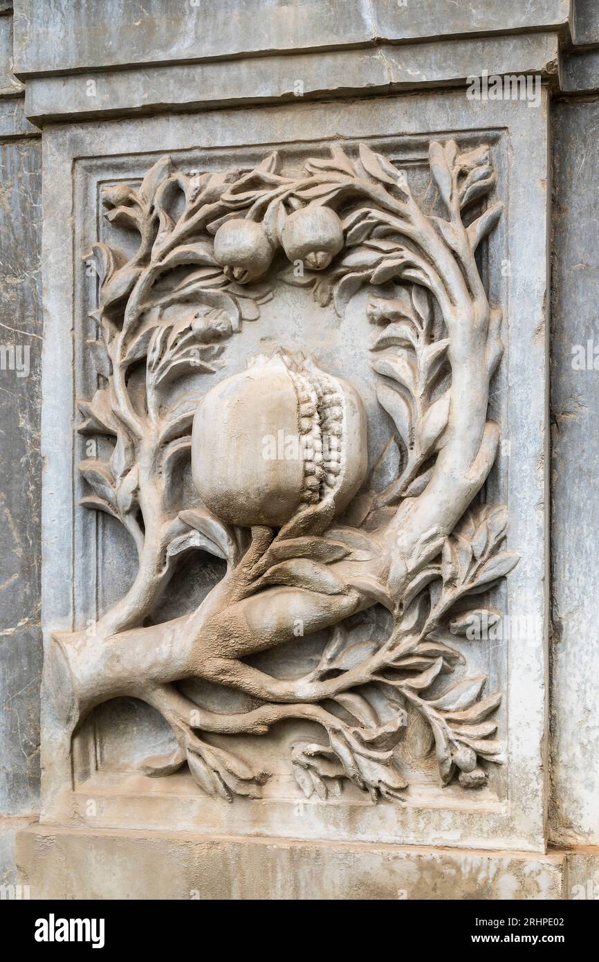 Spain, Andalusia, Granada, Alhambra, Pilar de Carlos V, fountain ...