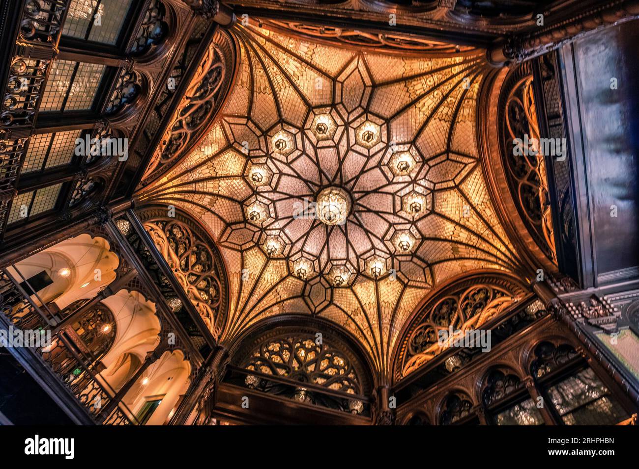 The famous Ferenciek tere and the infamous Parisi Passage in Budapest ...